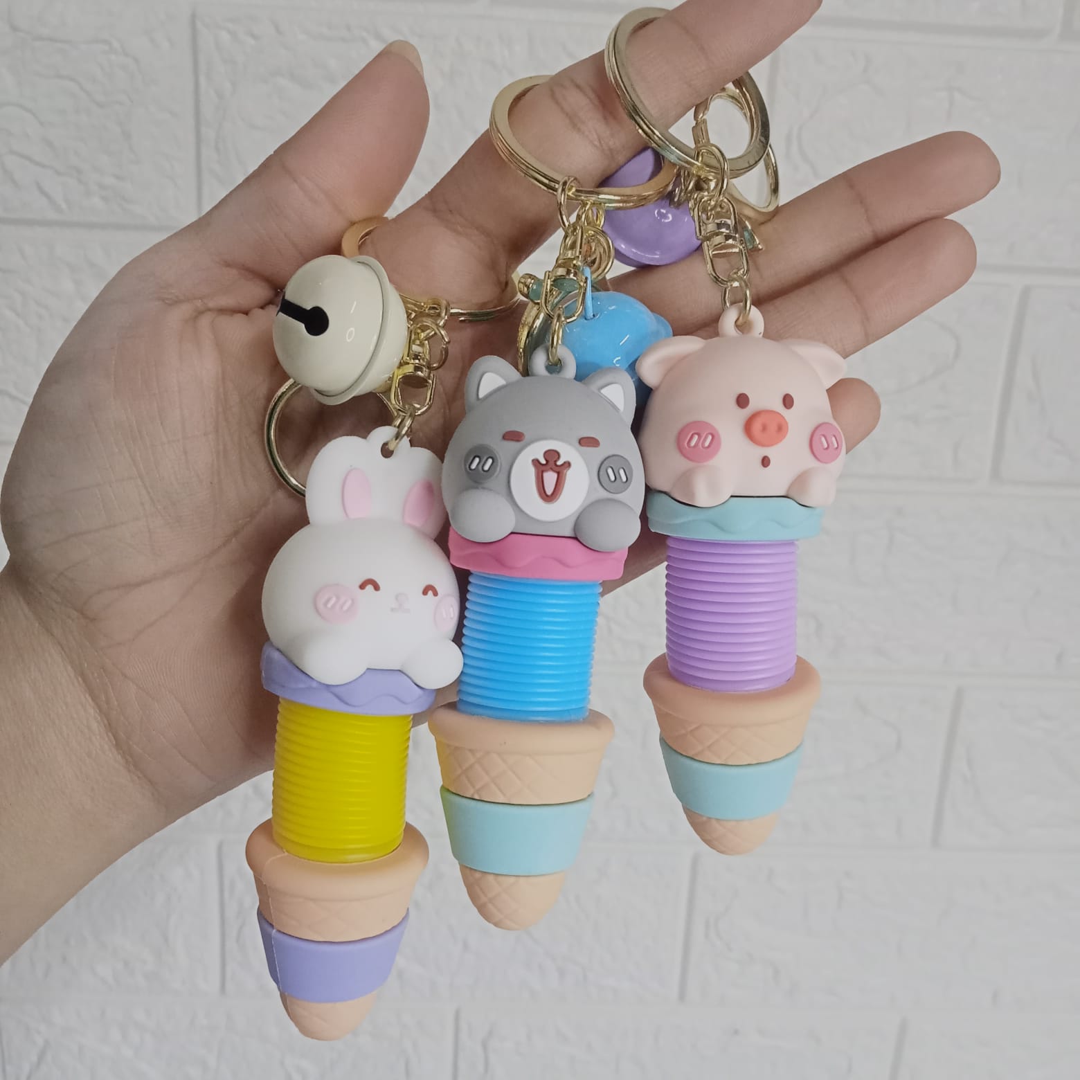 Cute Animal Stretchable Neck Keychain - Cute And Quirky Keychains ...